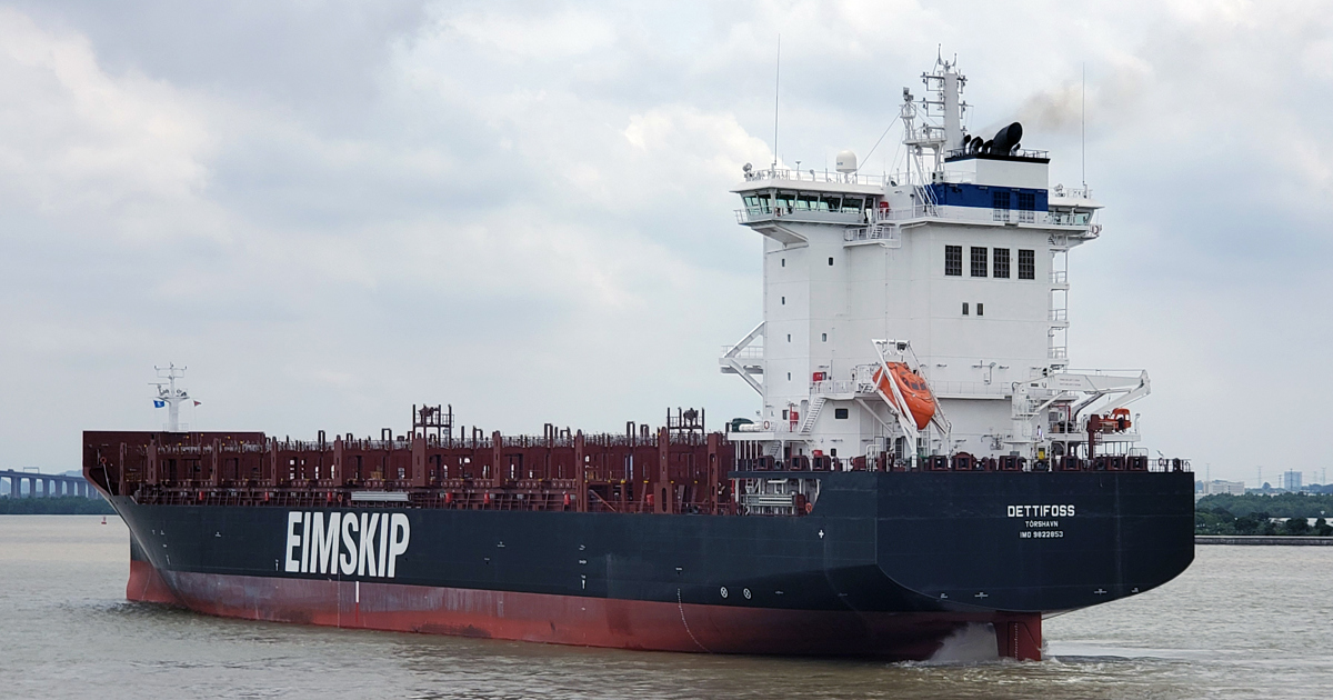 Dettifoss on the way home - Eimskip