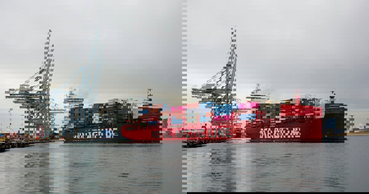 Tukuma Arctica ripped loose in heavy storm - Eimskip